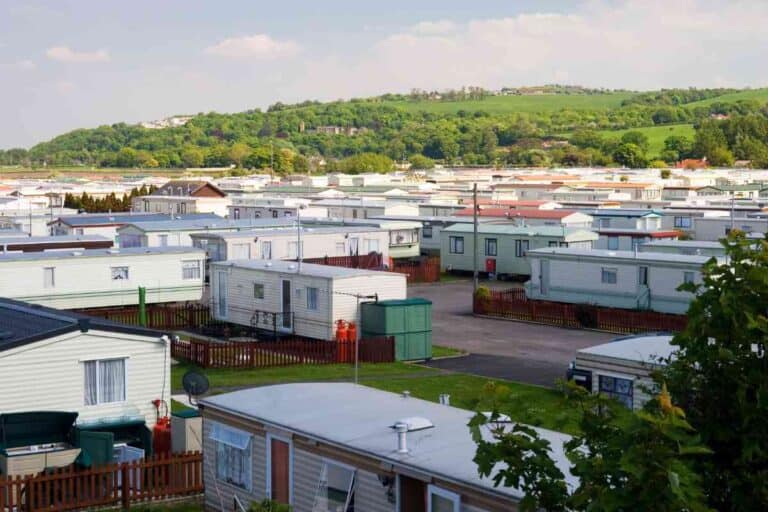 The Pros and Cons of Living in a Trailer Park - Freedom Residence