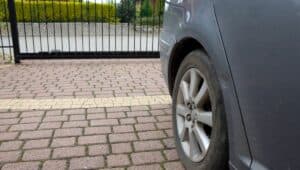 Is Turning Around in Someone's Driveway Trespassing? Know the Law ...